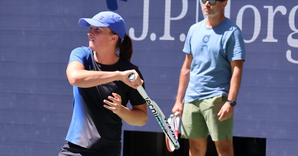 Swiatek Pertahankan Pelatih dan Psikolog Meski Hasil Mengecewakan – EGINDO