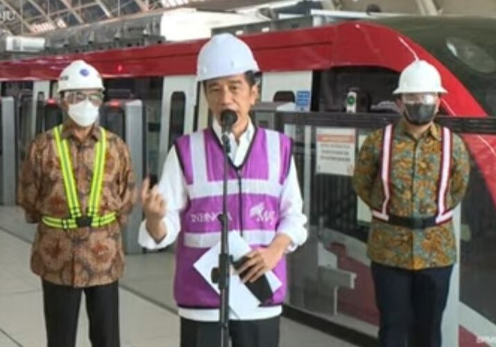 EGINDO | Presiden Jokowi Uji Coba LRT Jabodebek